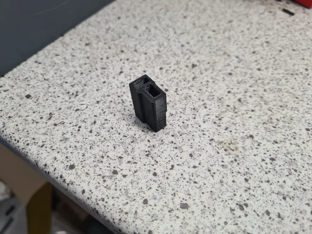 SPAL fan connector by Baldur Gislason - MakerWorld