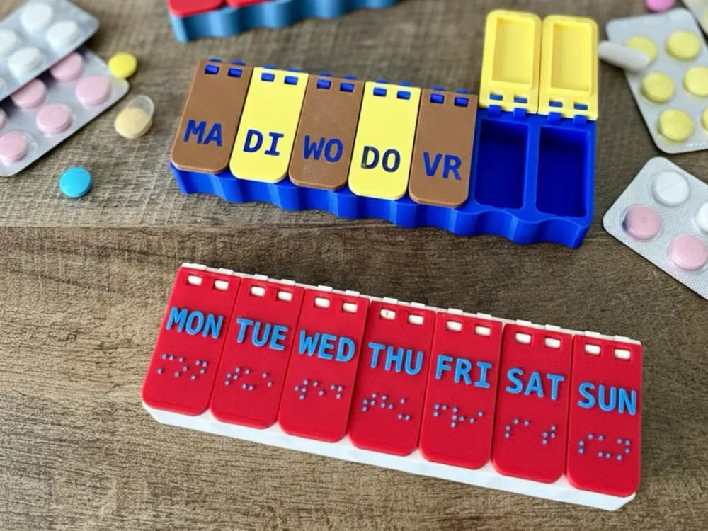 Universal Weekly Pill Box – 5 Languages + Braille - Free 3D Print Model ...