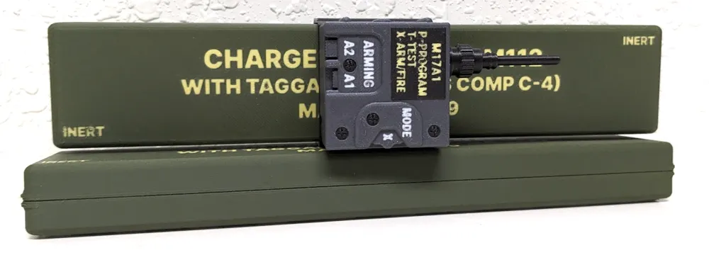 Bloco de C4 Militar Americano M112 com Detonador Sem Fio por Rexi LabsMakerWorld: Baixe modelos ...