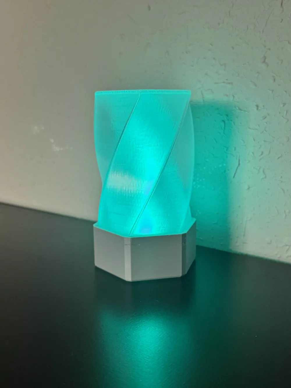 TwistGlow Hex Lamp by DizzyMakerWorld: Download Free 3D Models