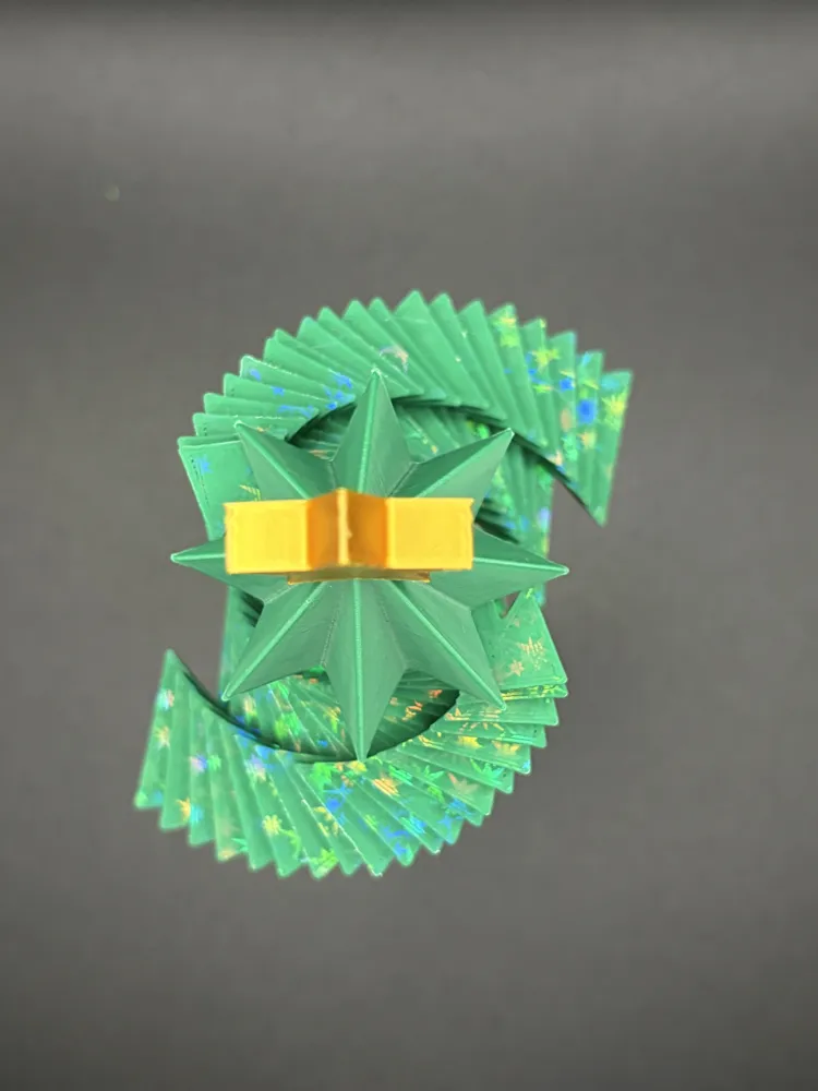 Christmas Tree Flip Flap Spinner - Free 3D Print Model - MakerWorld