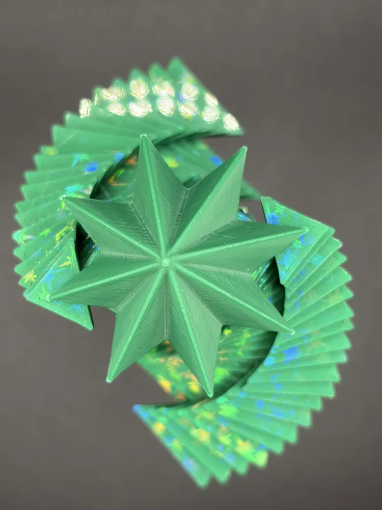 Christmas Tree Flip Flap Spinner - Free 3D Print Model - MakerWorld