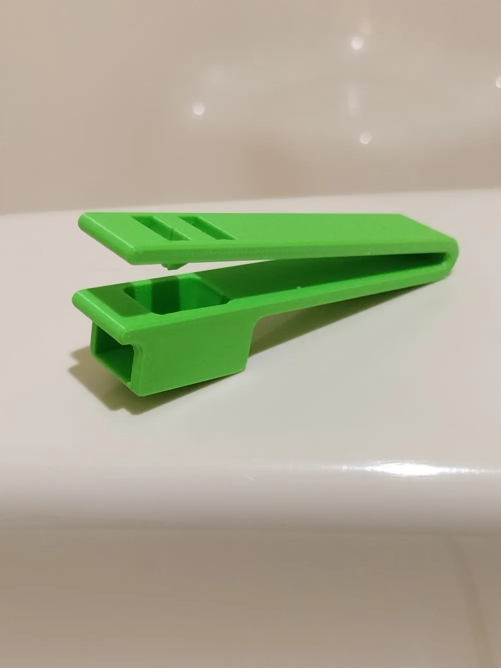 Pill Popper - medium size. by 3D Printbit MakerWorld: Download Free 3D ...