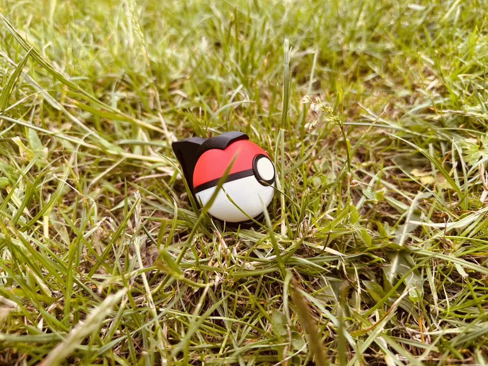 Small Poké Ball – Classic Mini Prop by TAH3DGeek MakerWorld: Download ...
