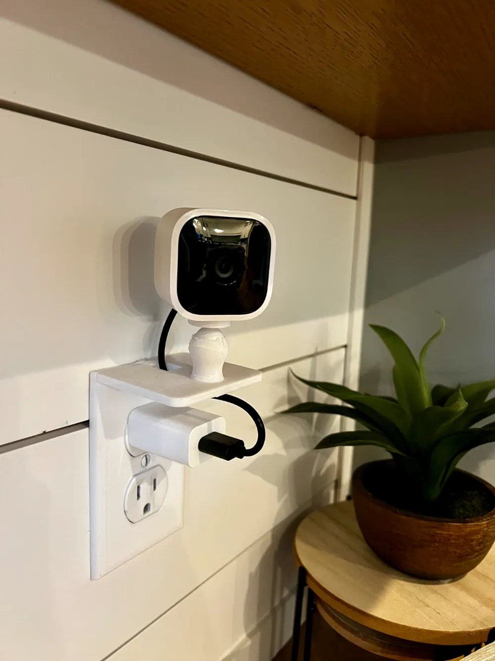 Blink Camera Outlet Cover by jayh99 - MakerWorld
