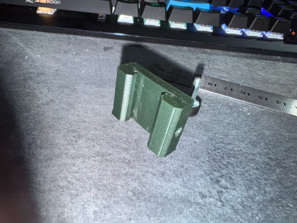 Metal Ruler Clamp by manuel - MakerWorld