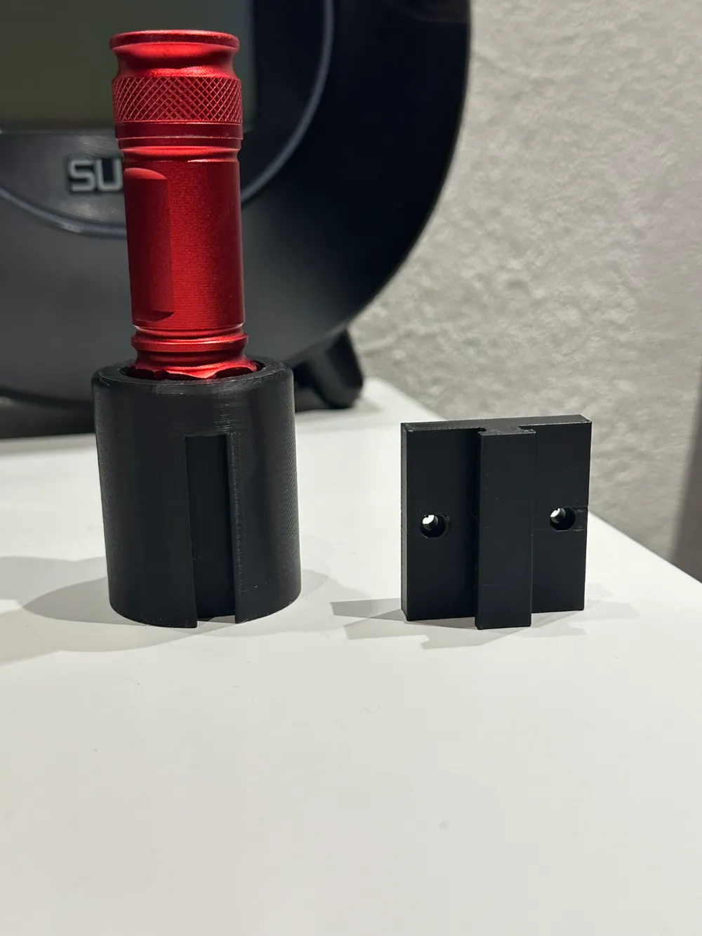 Flash light holder by solversen - MakerWorld