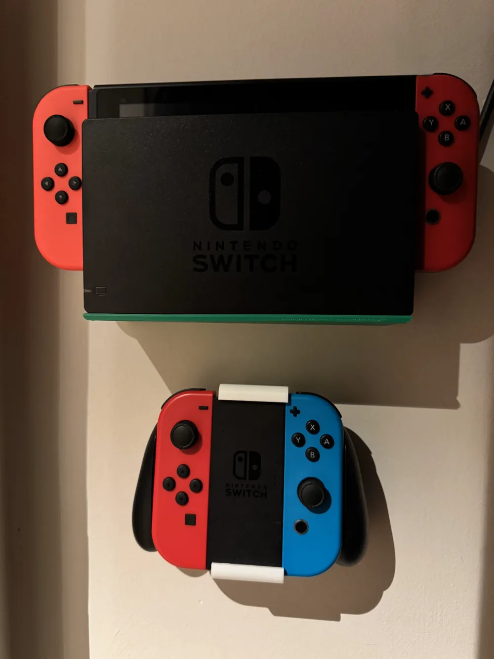Joy-Con Grip Wall Mount by cmelande - MakerWorld