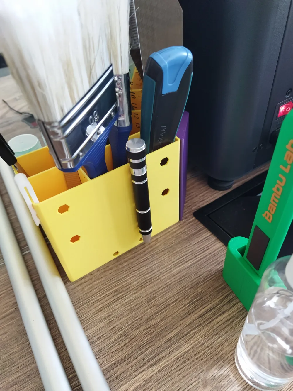 Desk organizer + build plate holder - Free 3D Print Model - MakerWorld