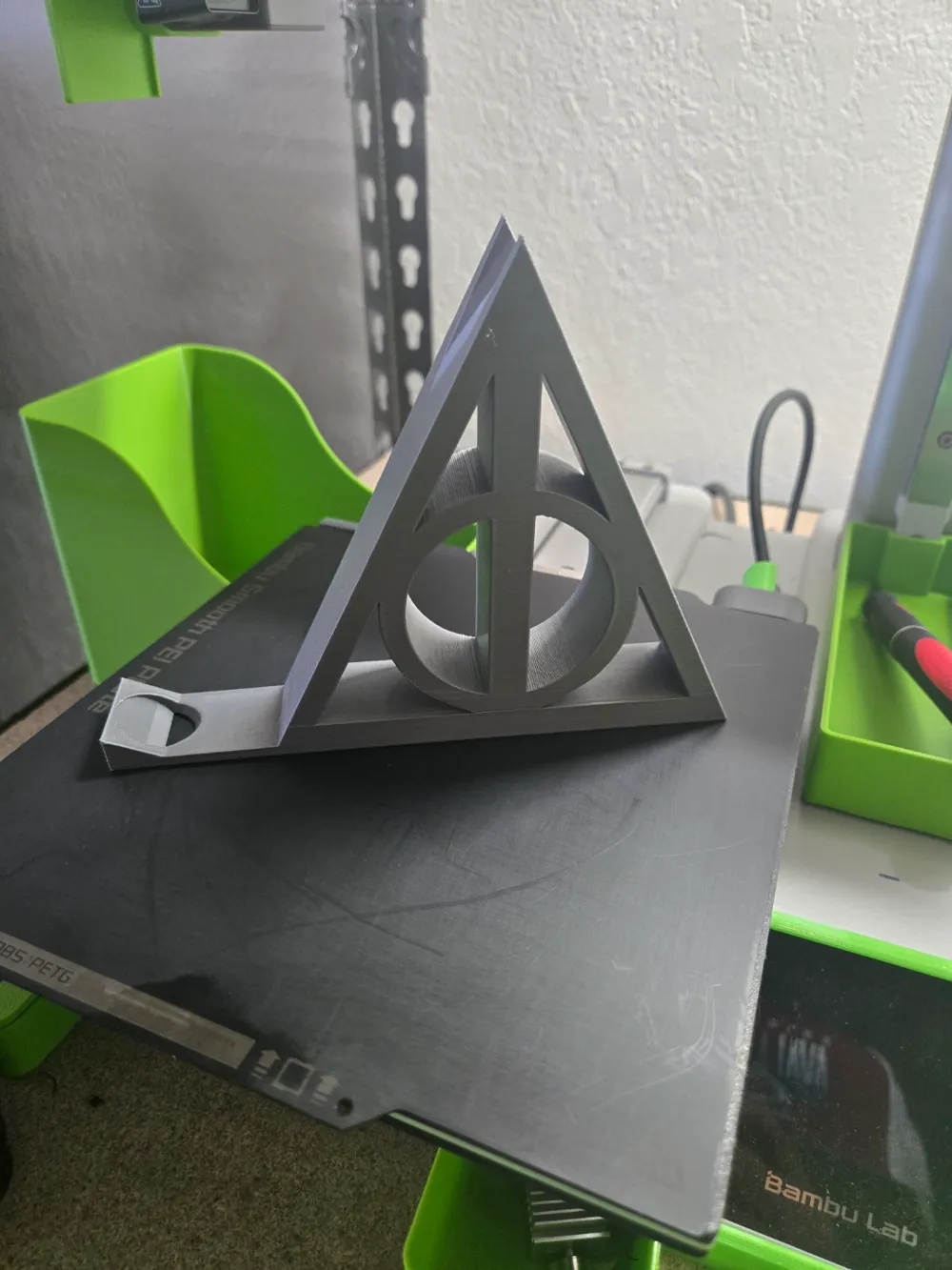 Wand Stand by johnnymodelsco - MakerWorld