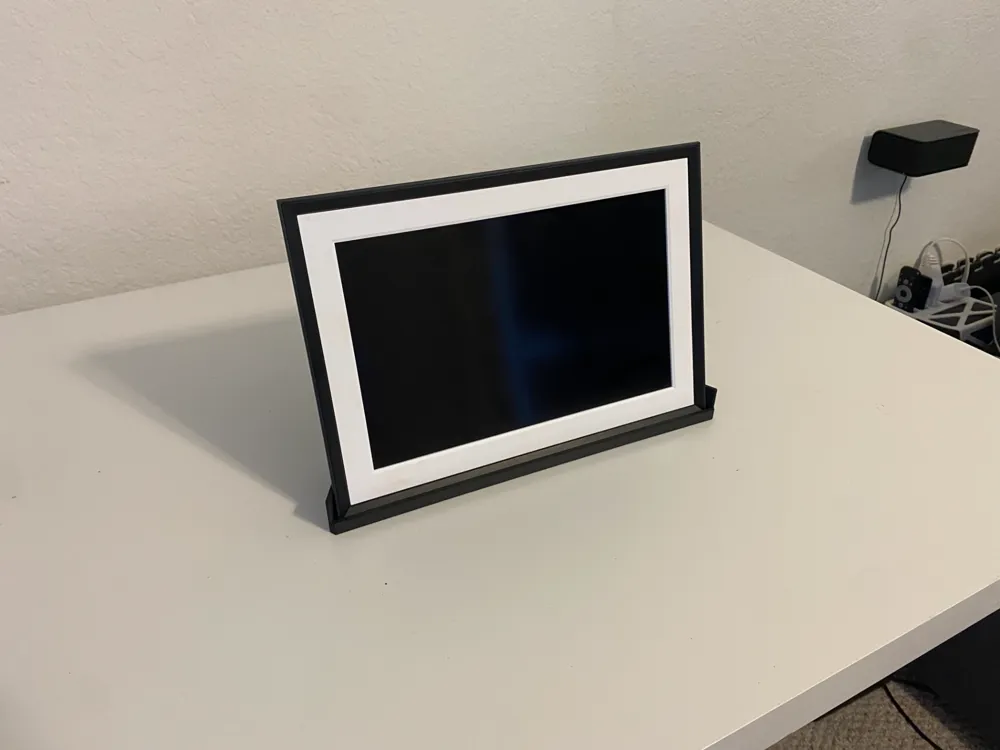 Aura 10.1 Digital Frame Wall Mount Angled by Swamp Innovations - MakerWorld