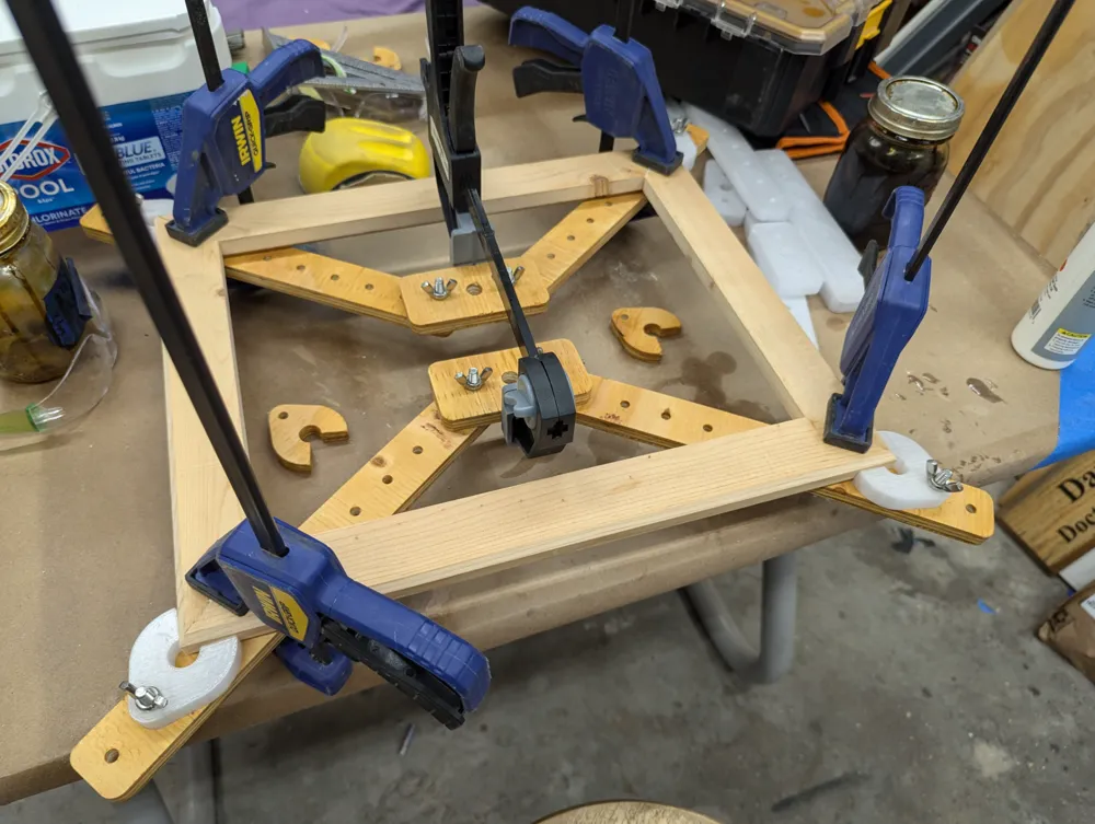 Frame clamping jig by Matthew - MakerWorld