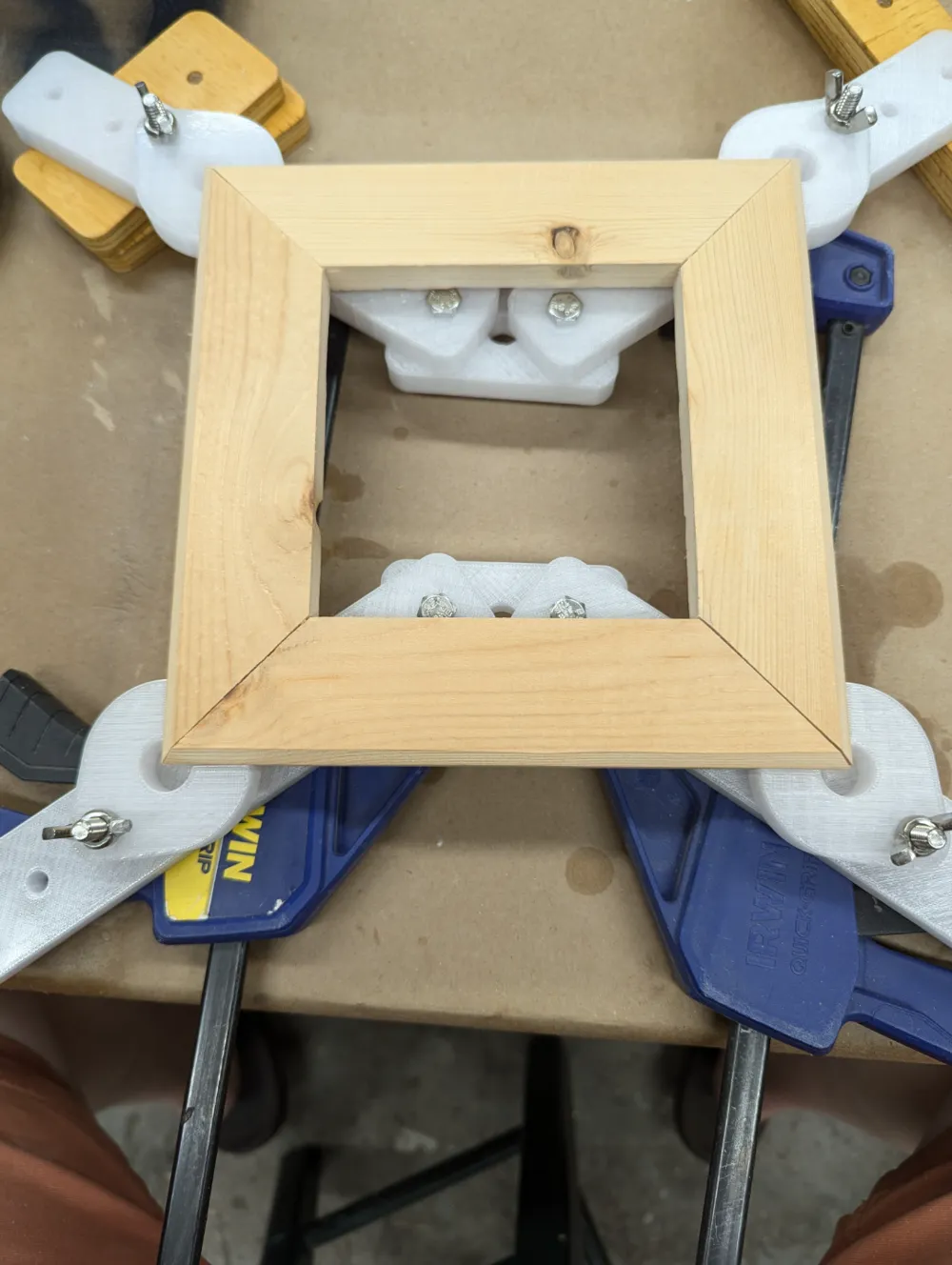 Frame clamping jig by Matthew - MakerWorld