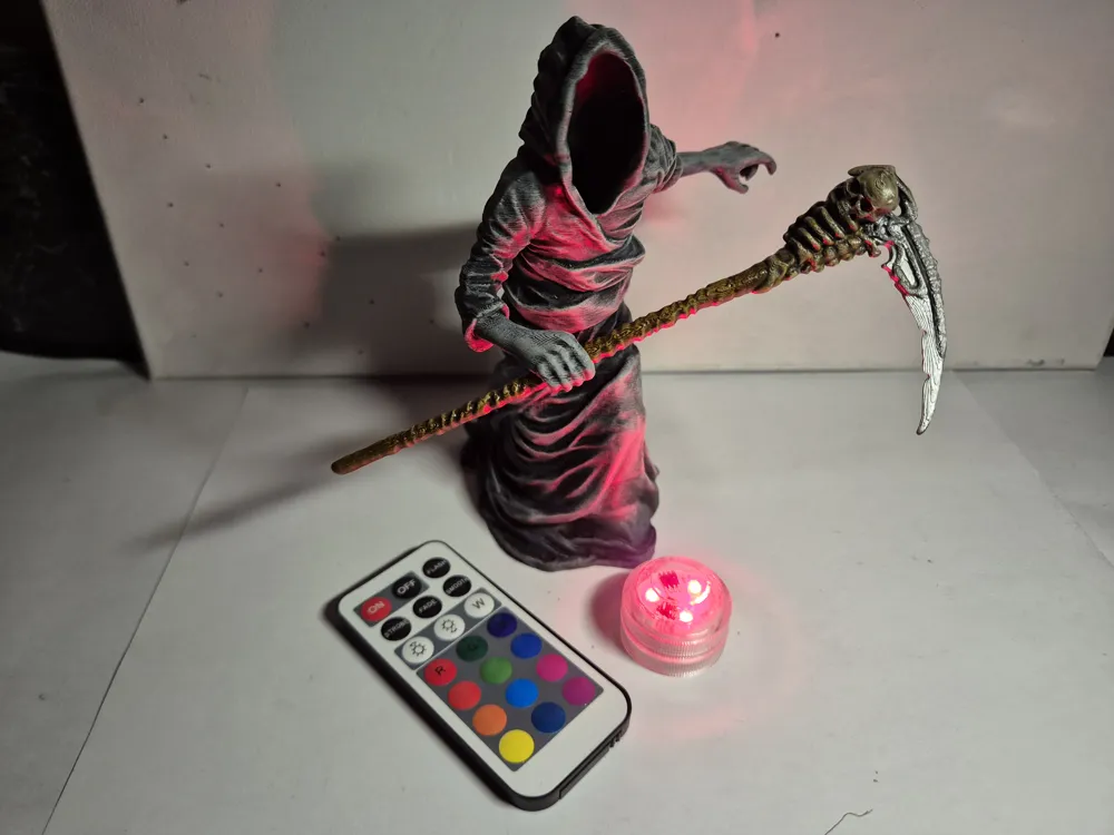 狩猎死神与镰刀及RGB小夜灯 来自 ONI.FORGE MakerWorld：免费下载 3D 模型