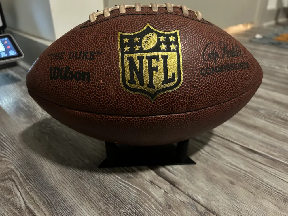 Football display stand by Asome - MakerWorld