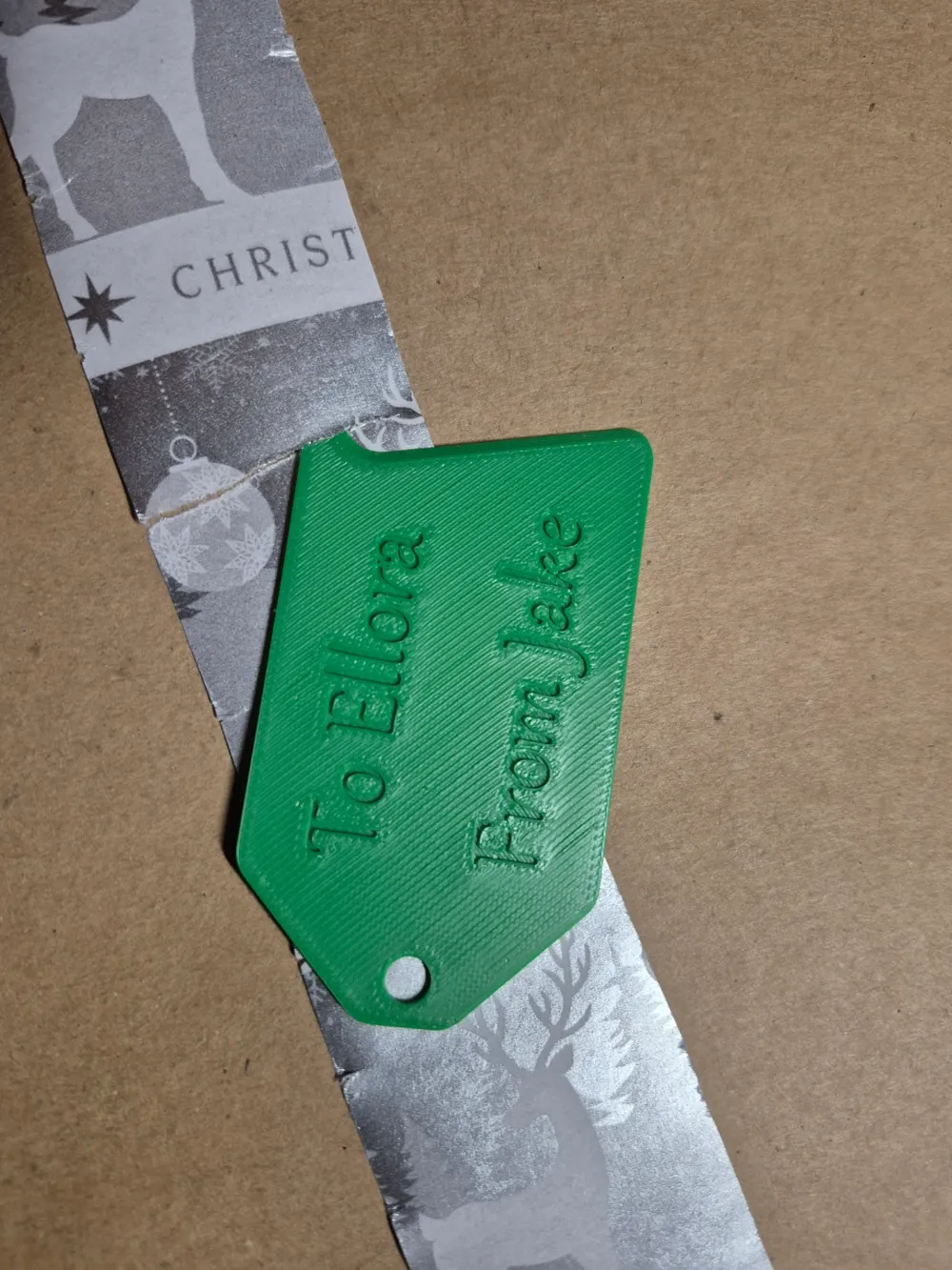 gift tag with built-in wrapping paper cutter by Rompa - MakerWorld
