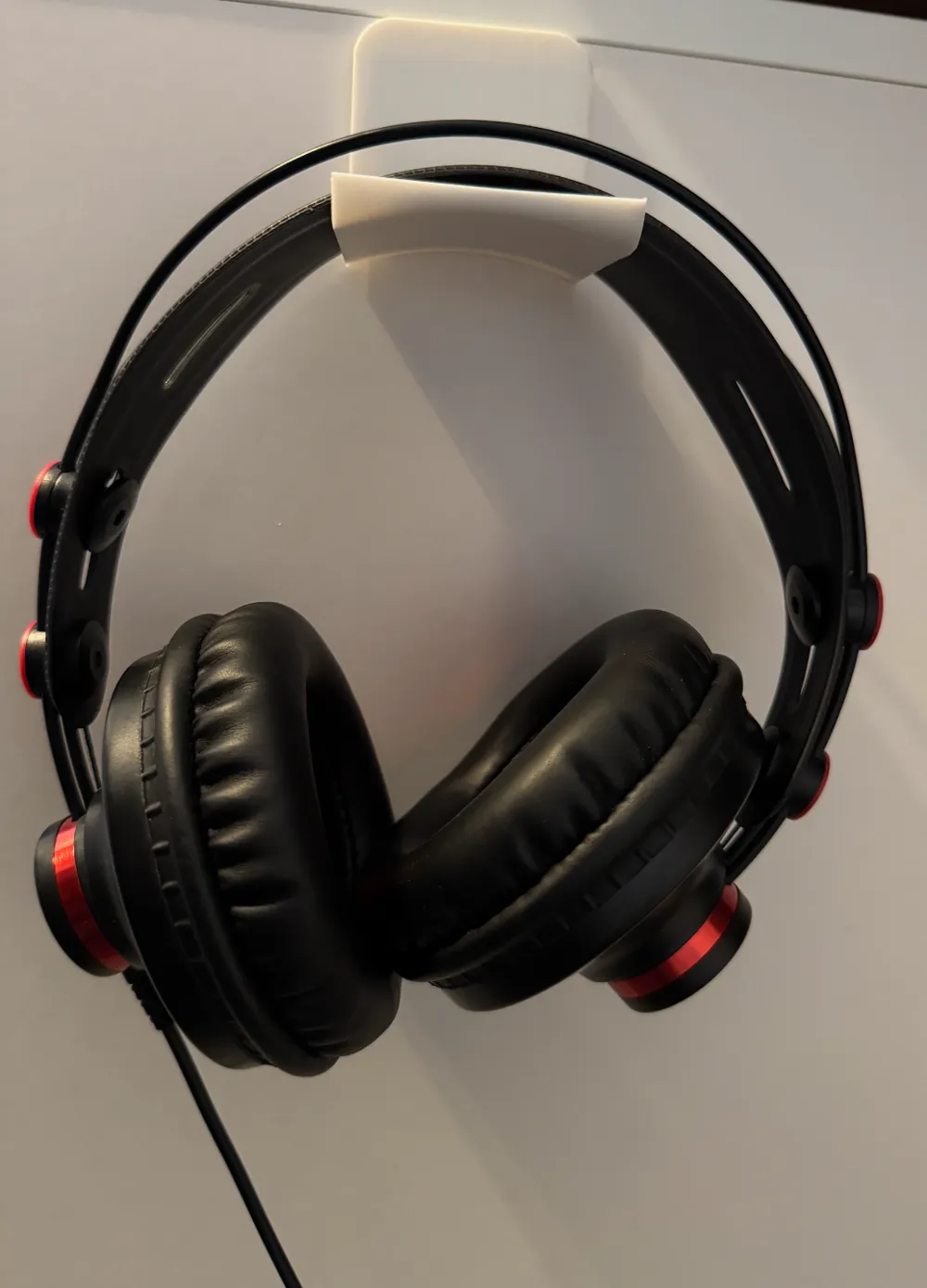 Headset holder for Focusrite 2i2 2nd Gen. by Stph1902 - MakerWorld