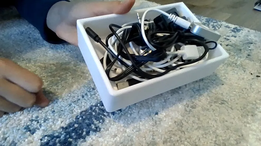 cable holder by m1114 - MakerWorld