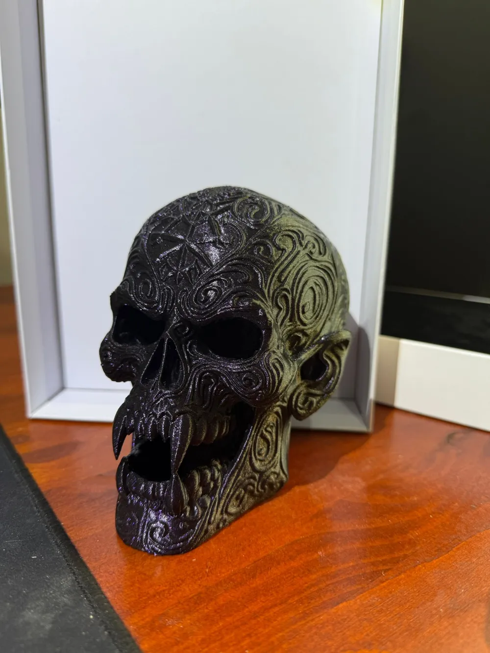 Crâne de vampire gothique avec des gravures par Dafka MakerWorld ...