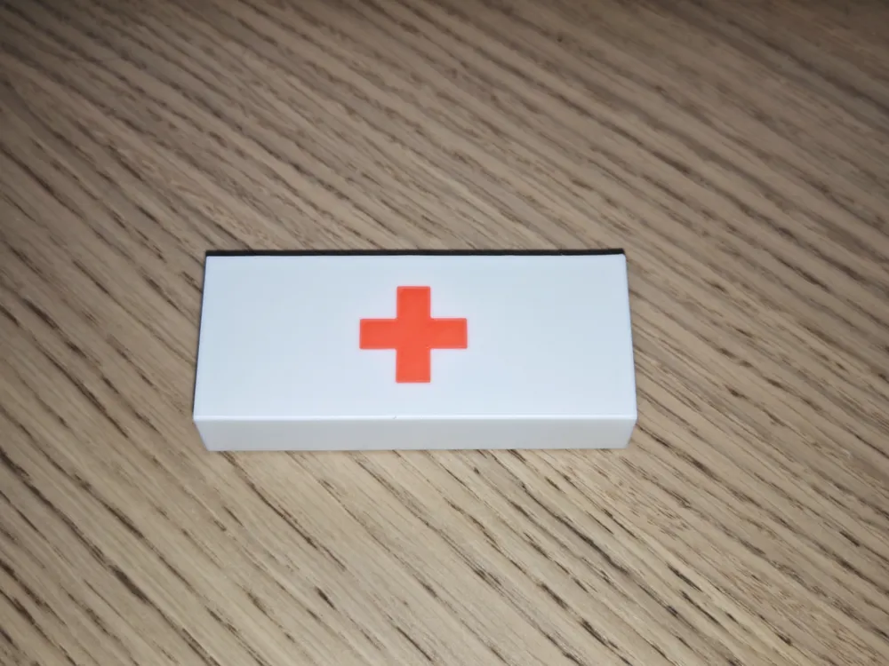 Band Aid Box (filament swap only on first layer) by EviLSeeD MakerWorld ...