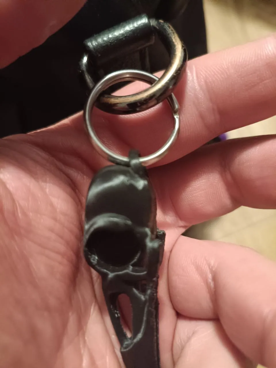 Raven Skull Keychain - Free 3D Print Model - MakerWorld
