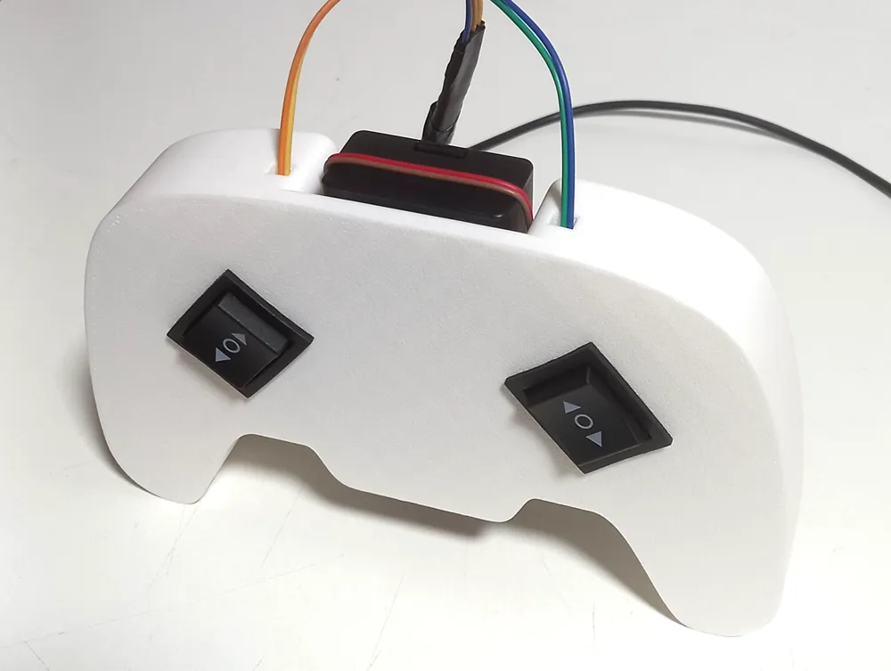 WIRED CONTROLLER FOR TRACK ROBOTS by MauricioDUARTE - MakerWorld