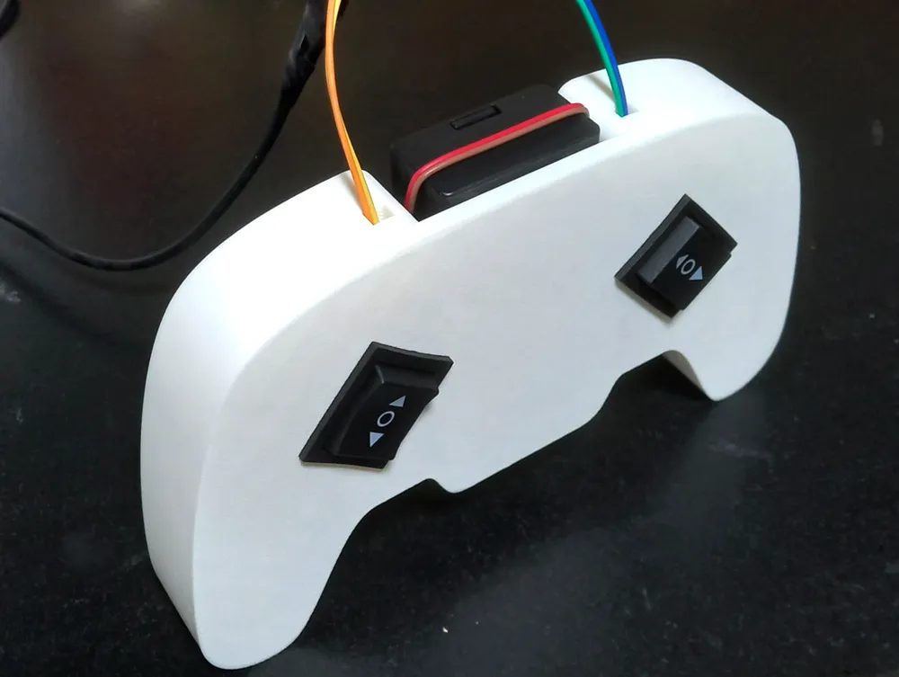 WIRED CONTROLLER FOR TRACK ROBOTS by MauricioDUARTE - MakerWorld