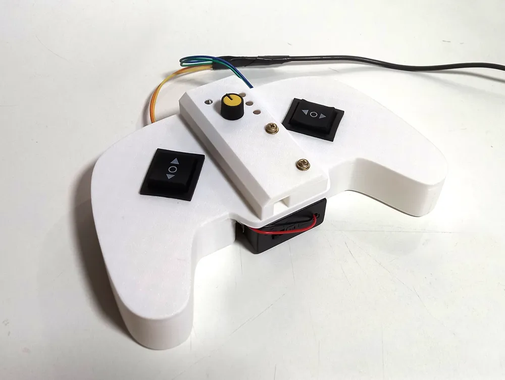 WIRED CONTROLLER FOR TRACK ROBOTS by MauricioDUARTE - MakerWorld