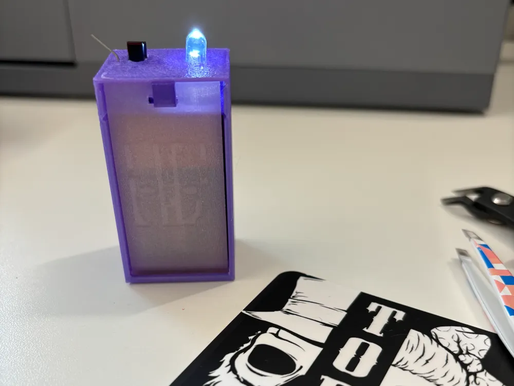 9 volt battery static detector by rae MakerWorld: Download Free 3D Models