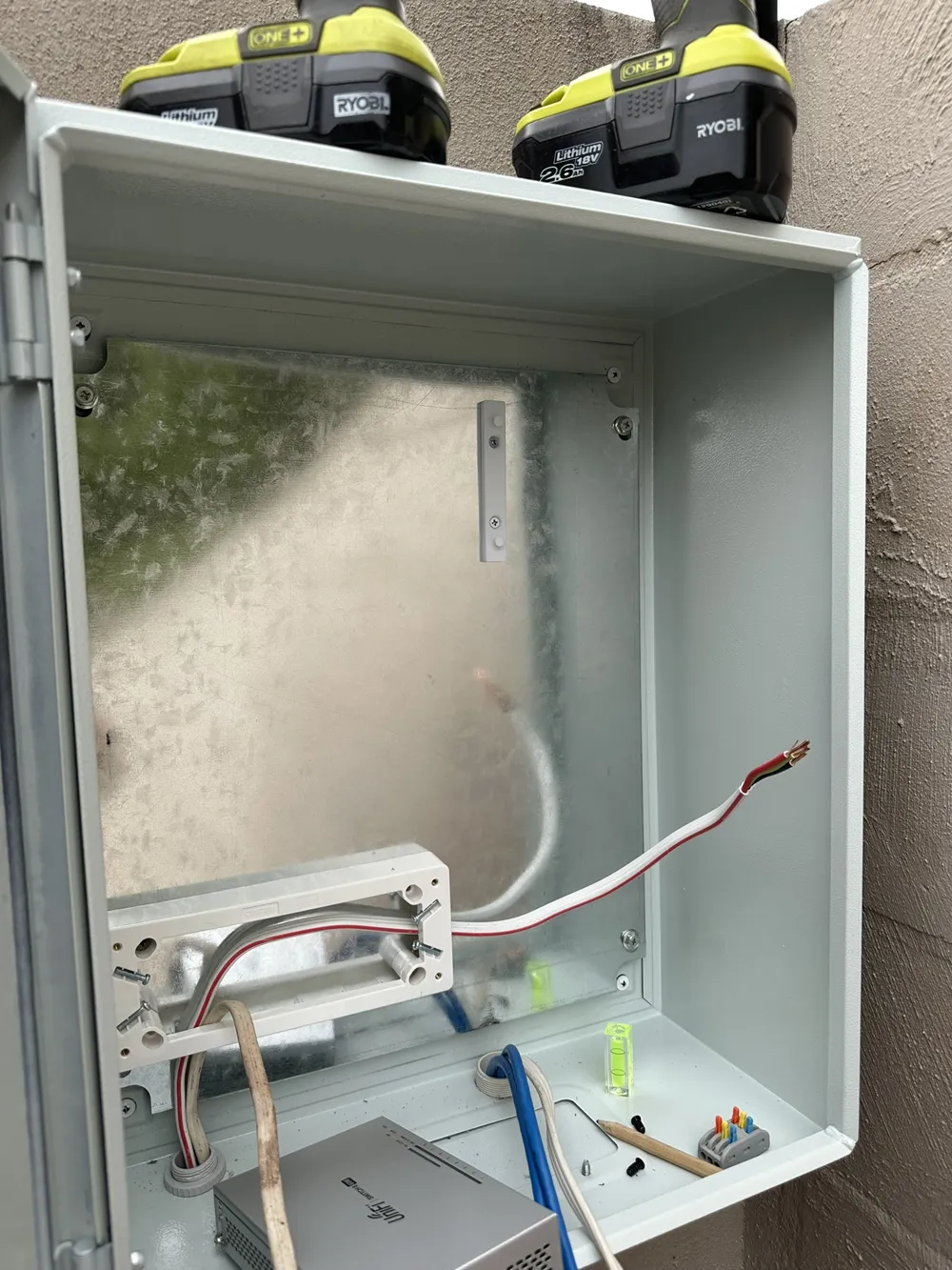 Unifi US-8-60 Switch Wall Mount - Free 3D Print Model - MakerWorld