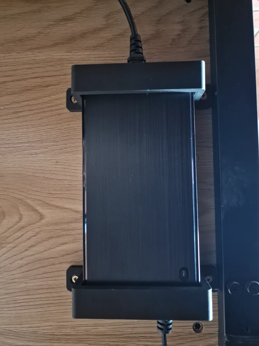 Simagic Alpha Ultimate power supply desk mount by SeltinoCZ - MakerWorld