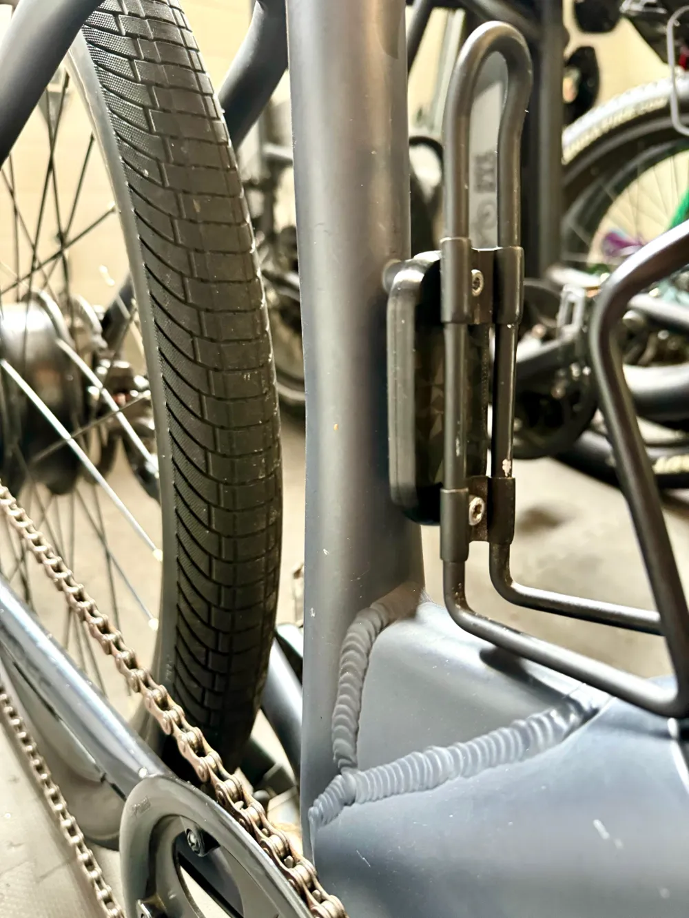 Airtag Bike Holder - Free 3D Print Model - MakerWorld