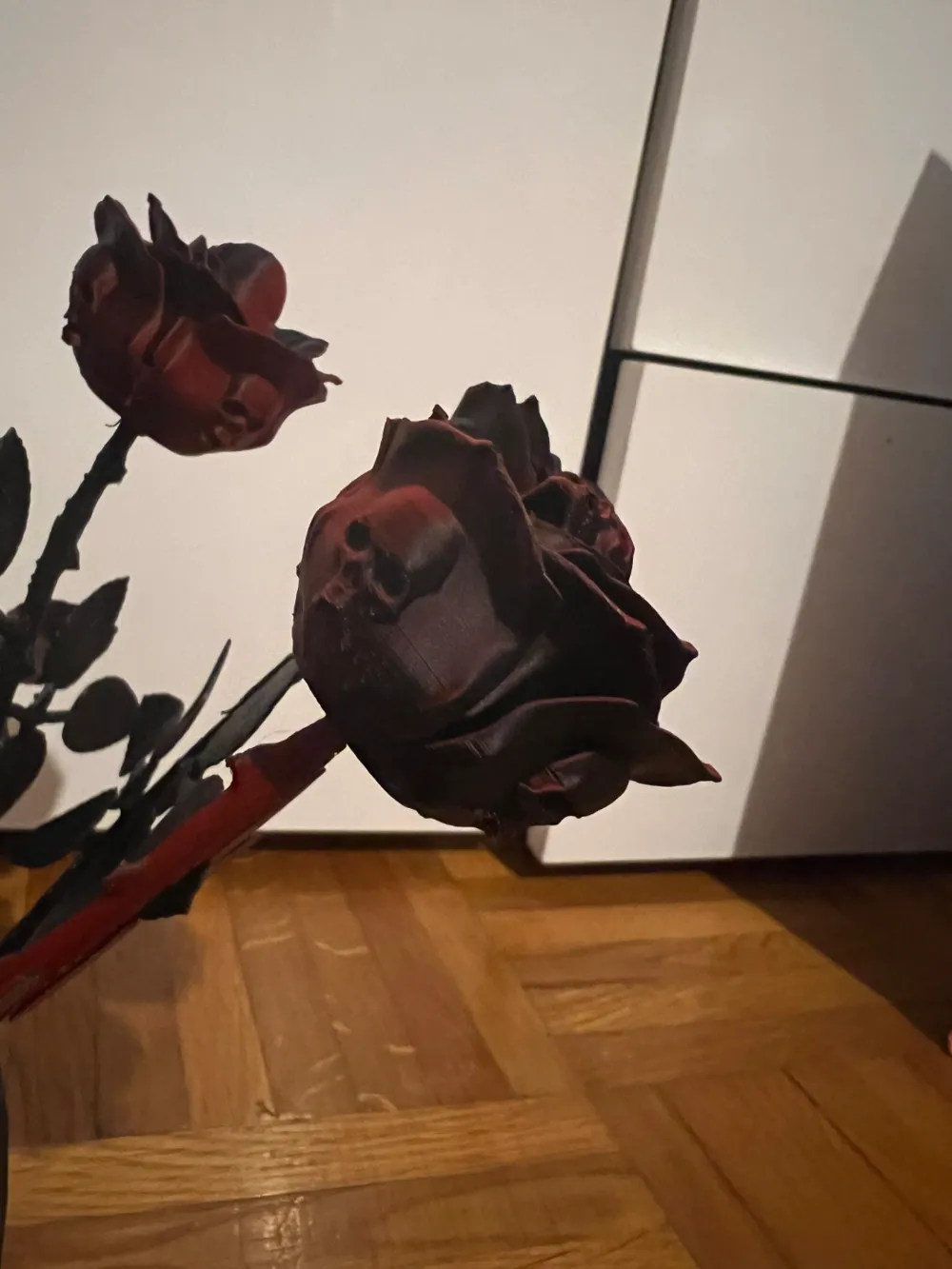 Halloween Skull Roses - Free 3D Print Model - MakerWorld