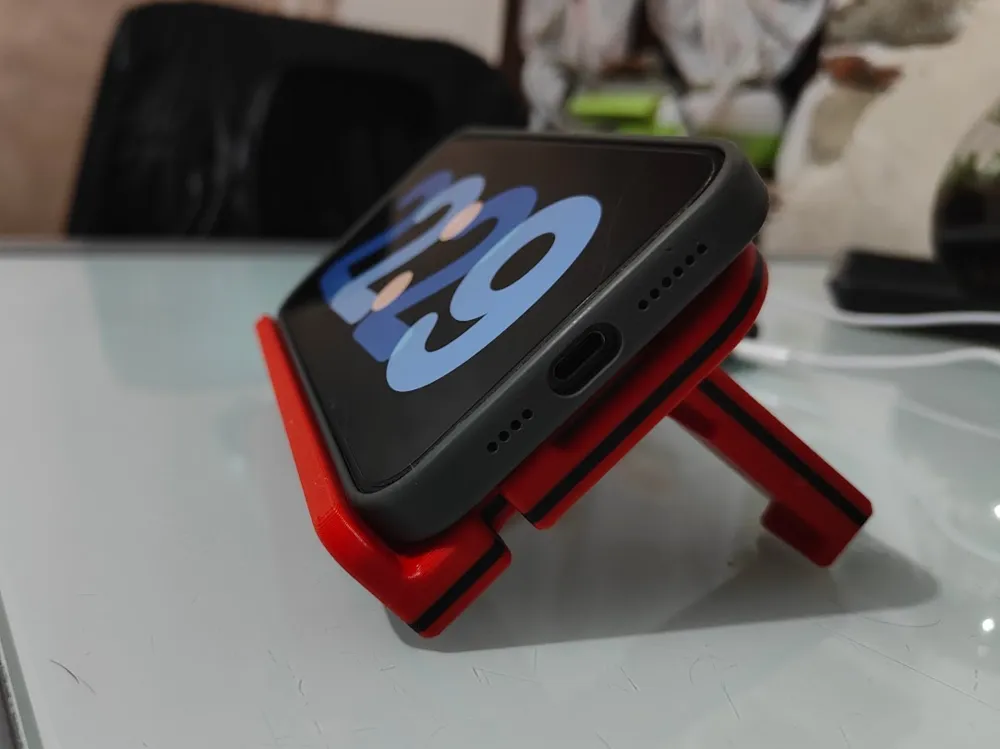 Phone Standby Mode Dock by Gian luca - MakerWorld
