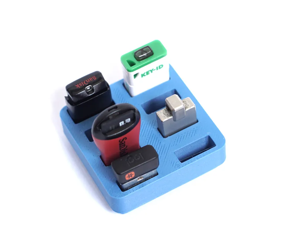 Gridfinity USB-A Holder - USB sticks with cap Remixed by Blizarre ...