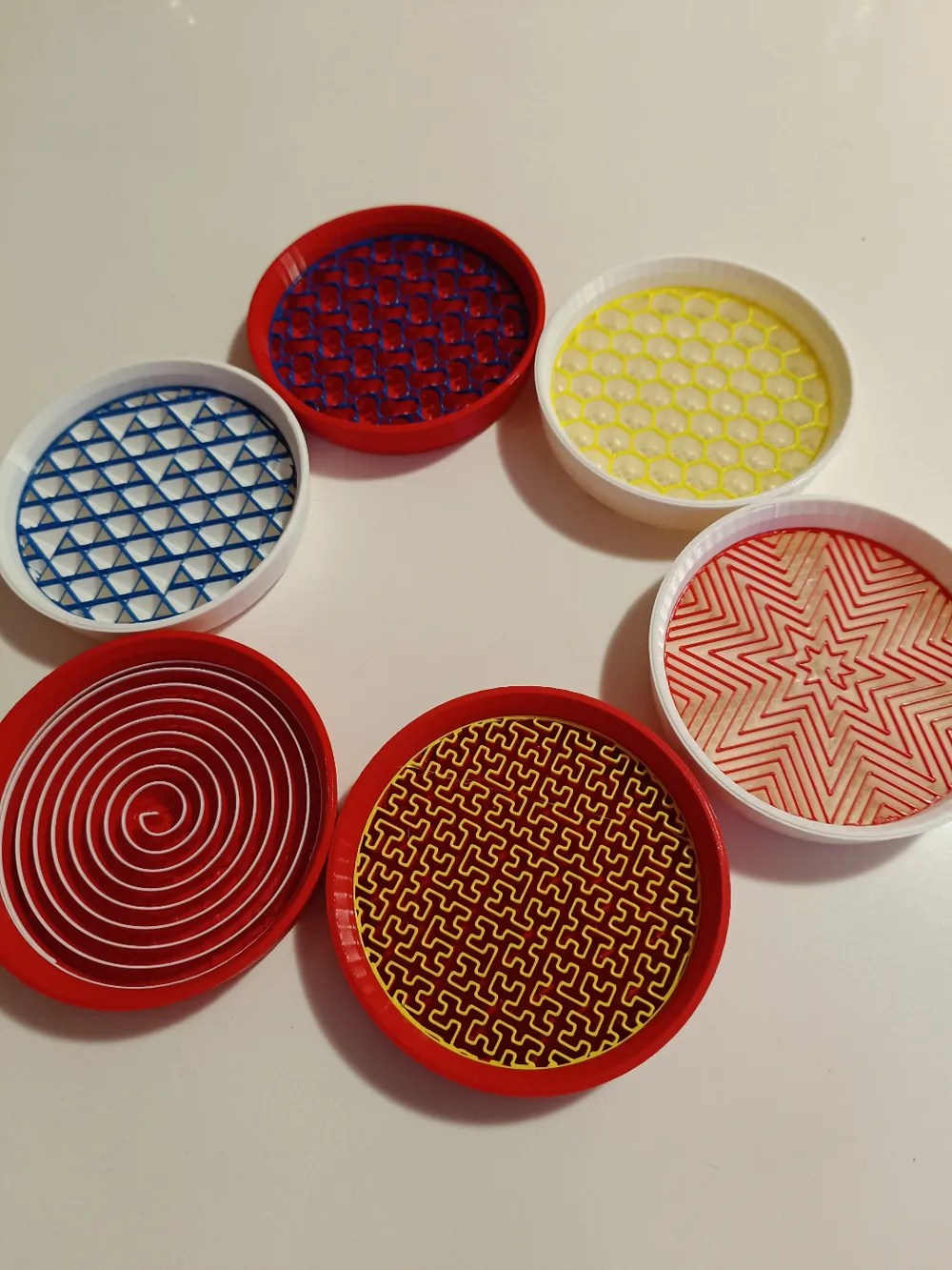 Coasters_infill pattern with holder - Free 3D Print Model - MakerWorld