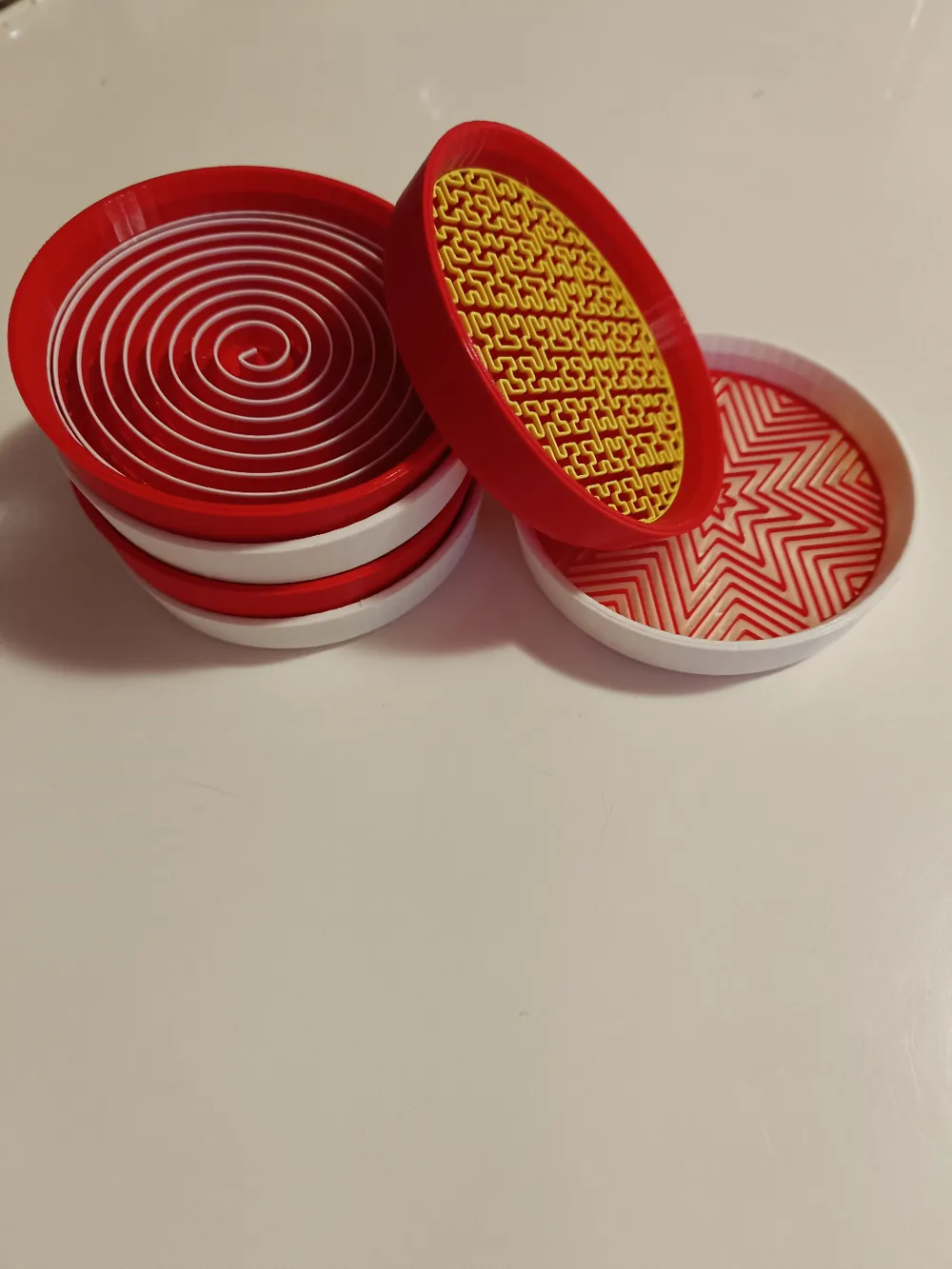Coasters_infill pattern with holder - Free 3D Print Model - MakerWorld