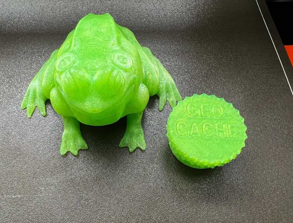 Bull frog geocache by TomasLang - MakerWorld