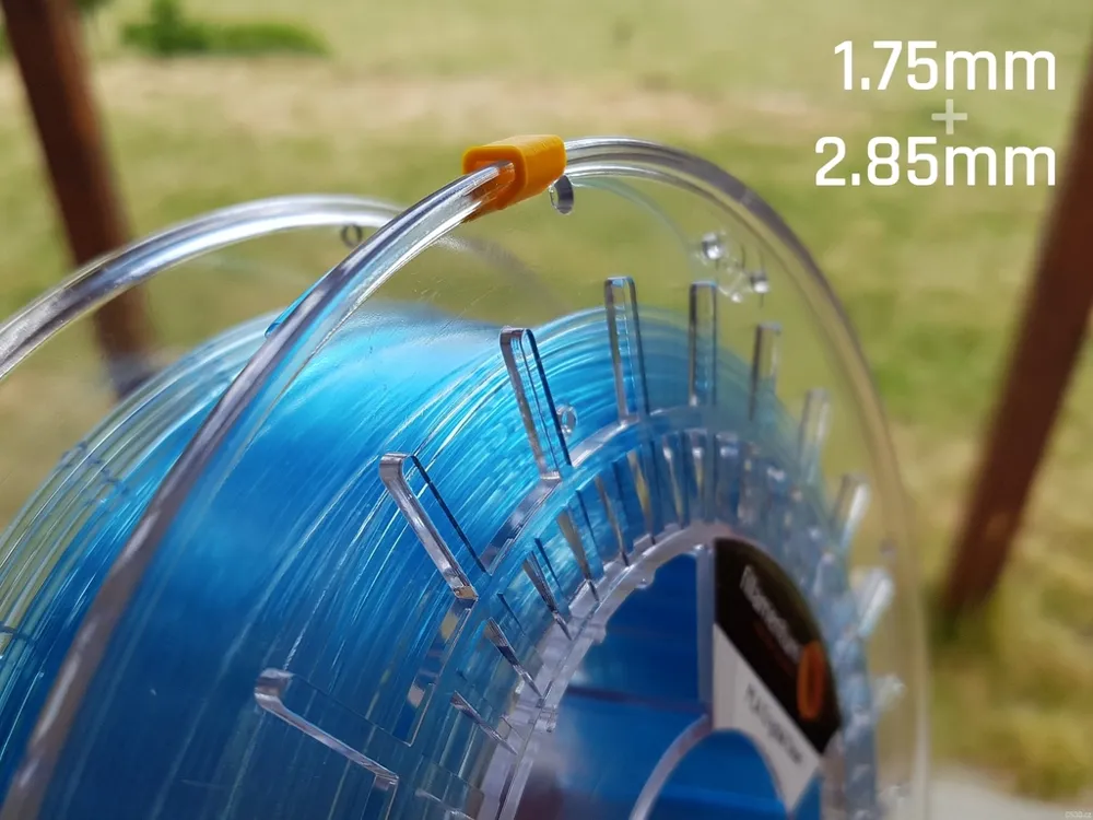 Tom's Simple Filament Clip for (not only) Fillamentum's Spools V4 by ...