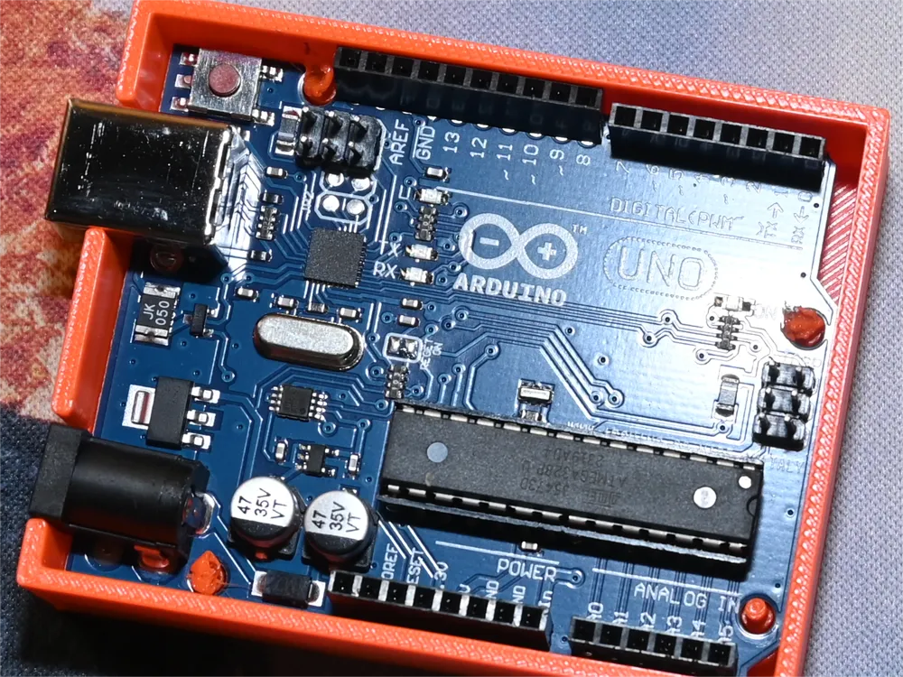 Arduino UNO R3 Screwless Enclosure by user_2685290945 - MakerWorld