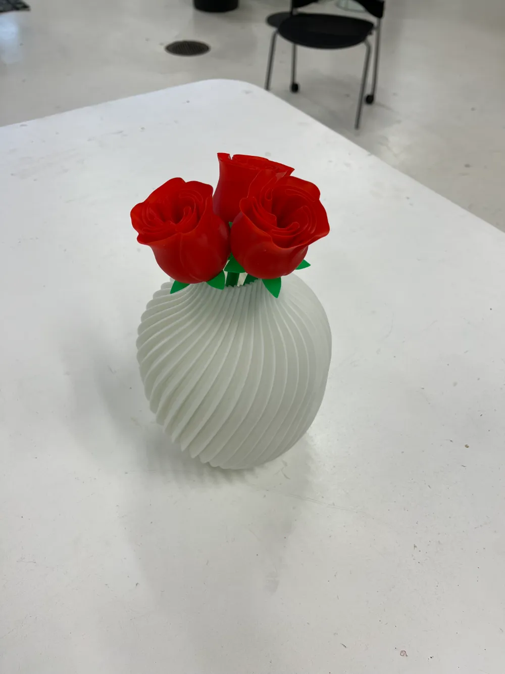 Vase with Roses - Flowers Bouquet by Bloomly - MakerWorld