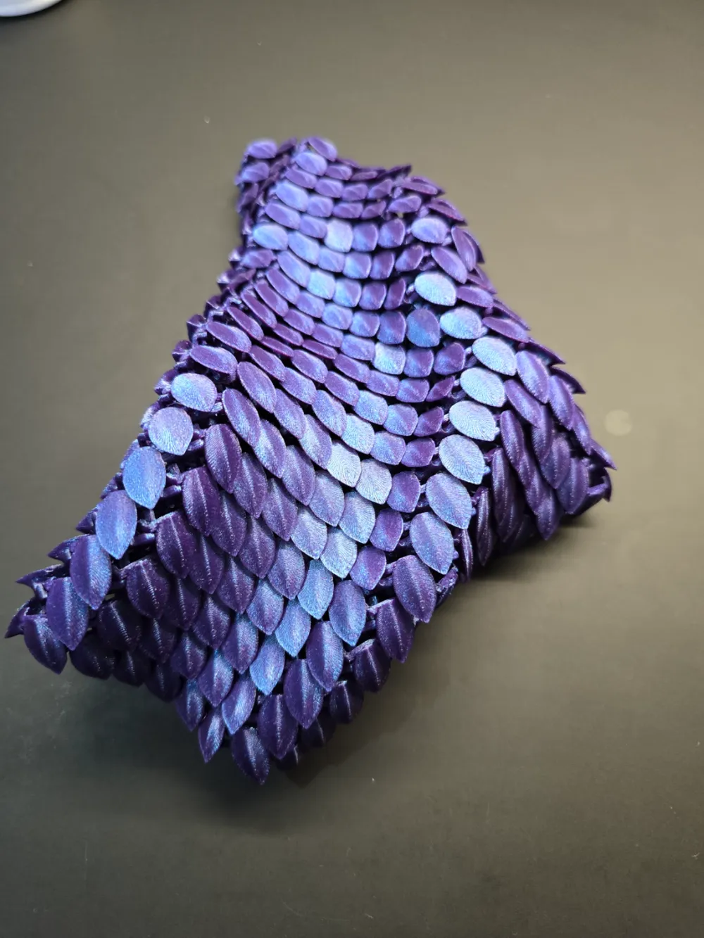 Modular Dragon Scales Chainmail V2 (old) - Free 3D Print Model - MakerWorld