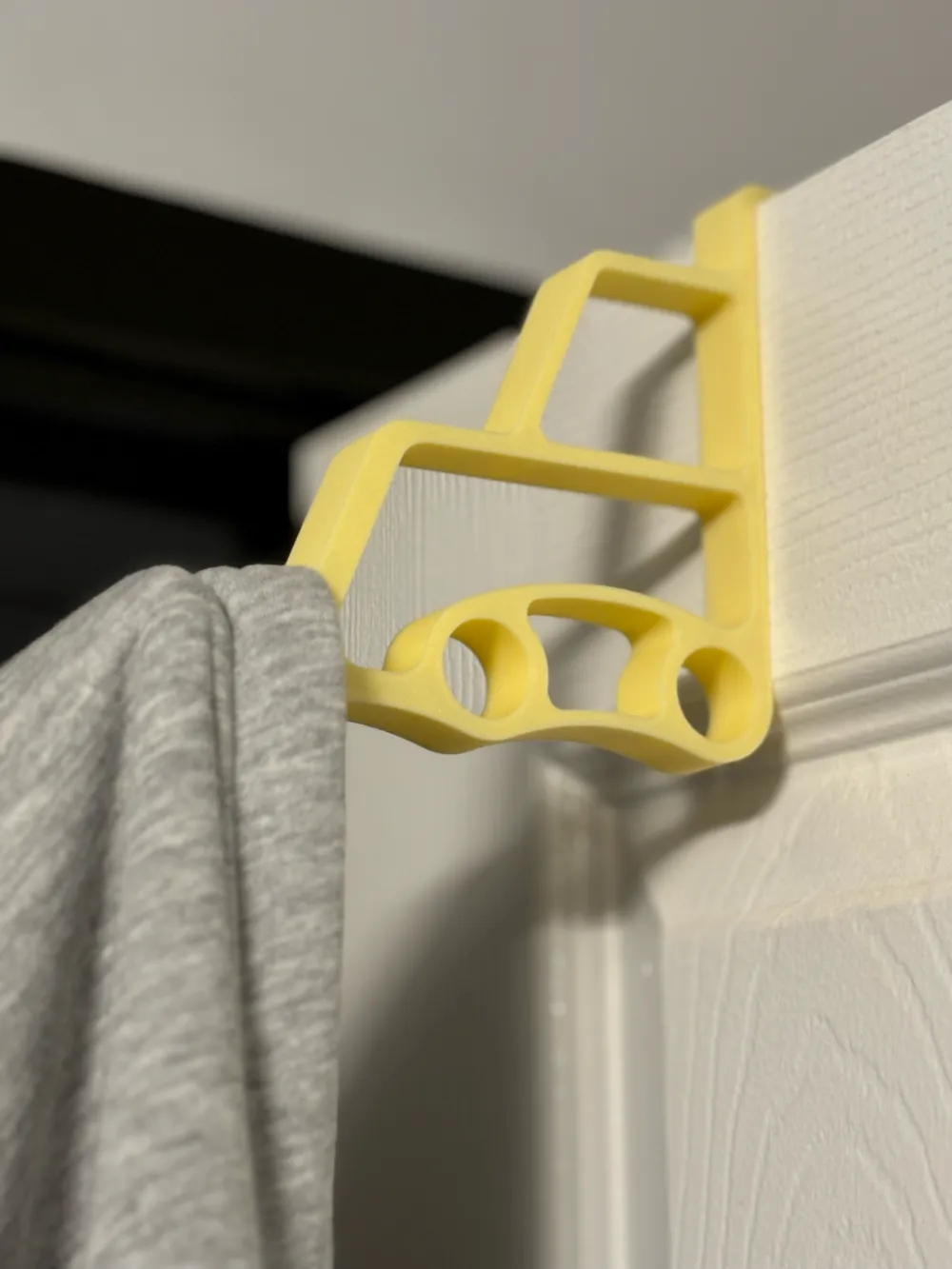 Door hook hanger by Bambie🦌🦌 - MakerWorld