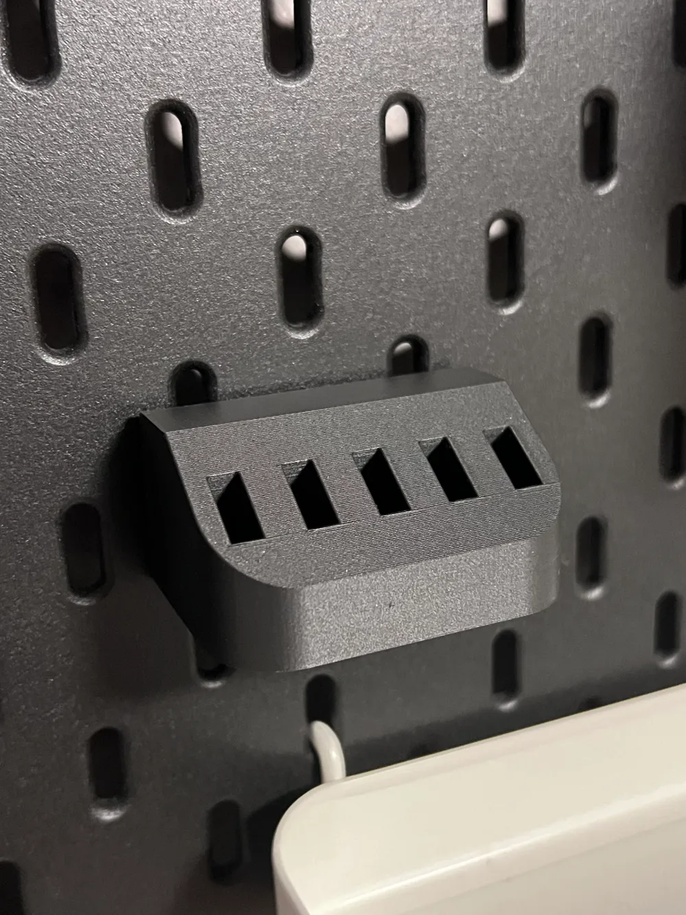 USB Holder skadis by Makerrr - MakerWorld
