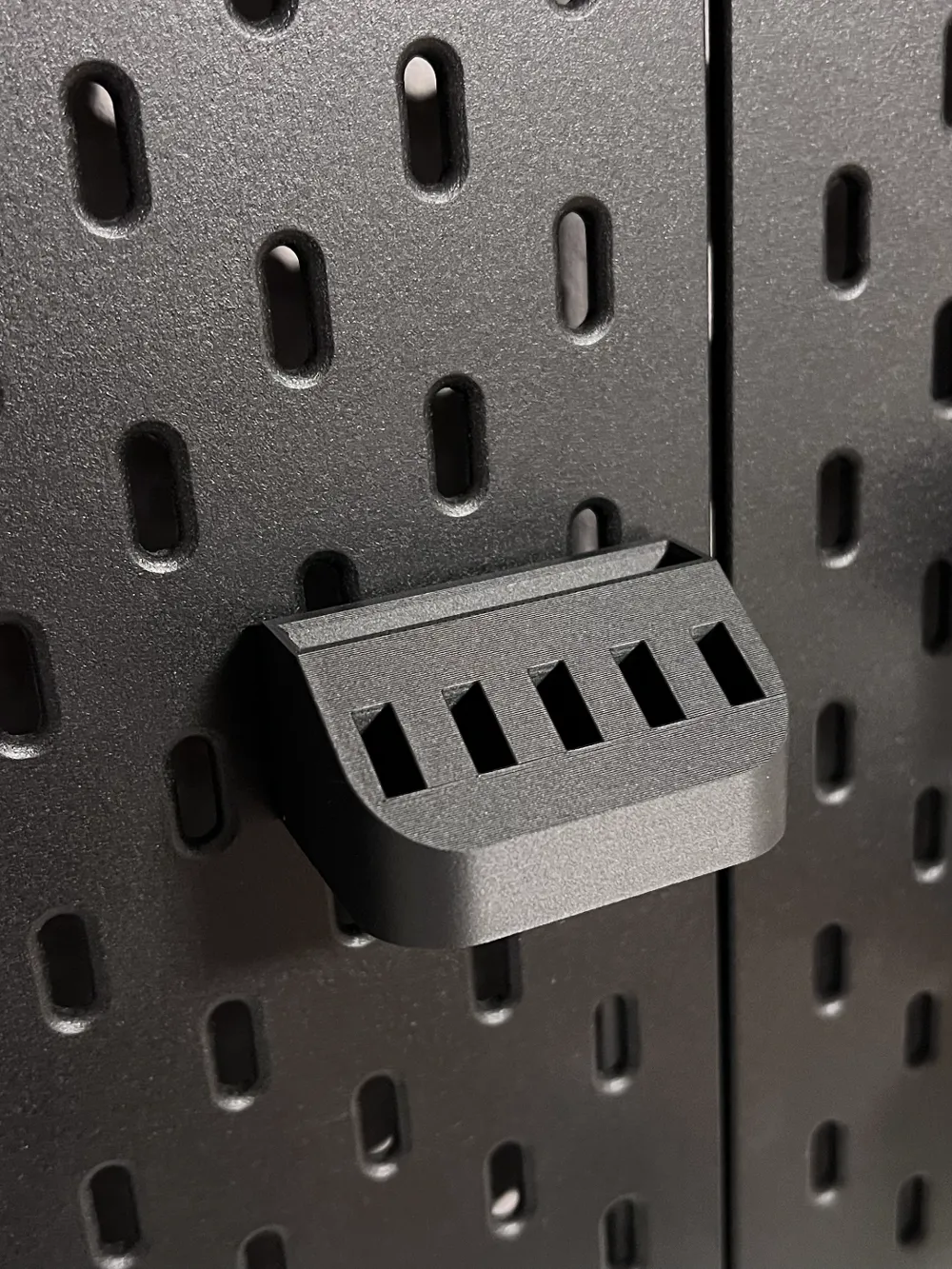 USB Holder skadis by Makerrr - MakerWorld