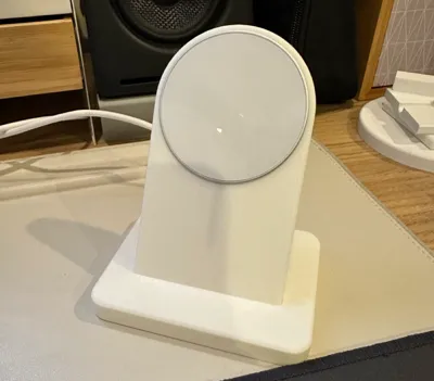 MagSafe Charger Desk Stand for iOS 19 Standby by DIY MachinesMakerWorld ...