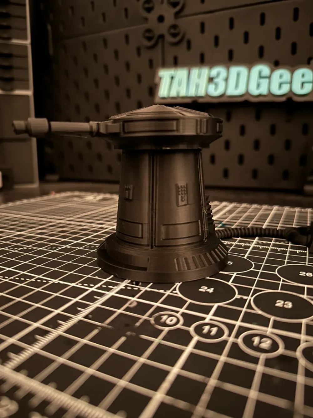 Battery Powered Sci Fi Turret by TAH3DGeek - MakerWorld