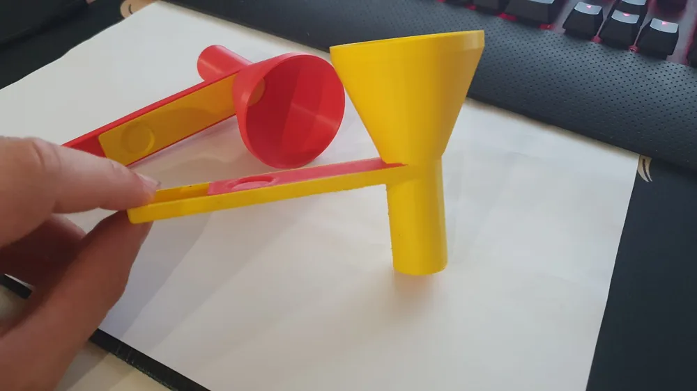 PHOOPER Funnel Scoop Measuring Cup by kuuji :) MakerWorld: Download ...