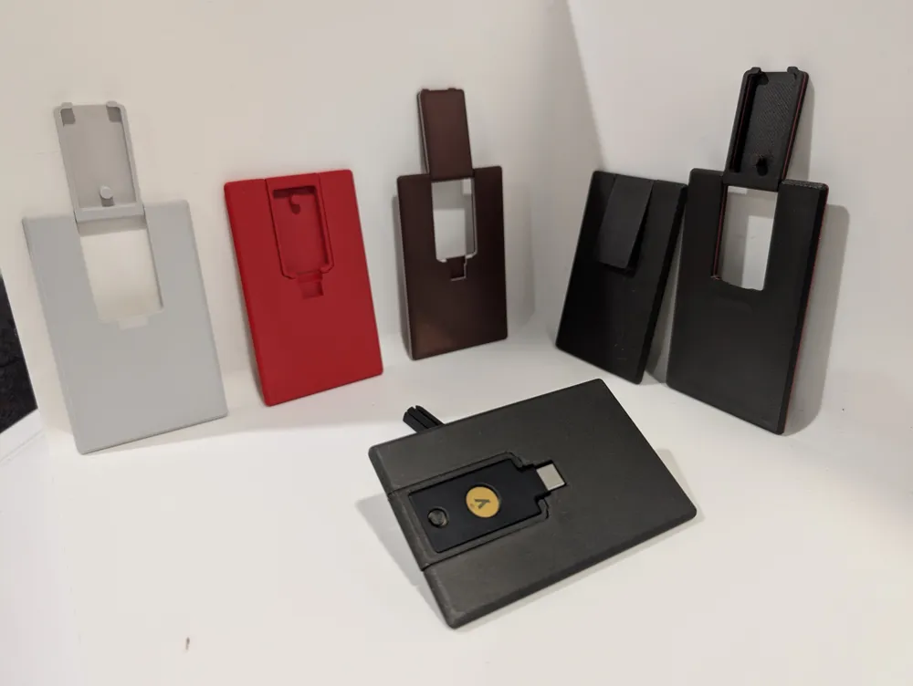 Wallet YubiKey Swivel Holder - Free 3D Print Model - MakerWorld