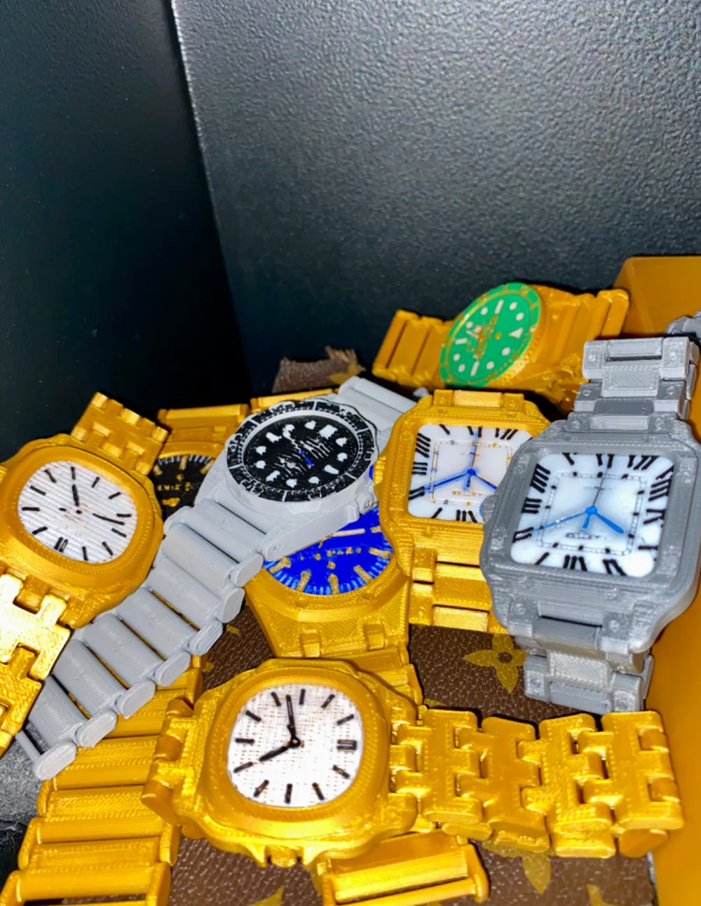 Luxury watches by File pirate MakerWorld: Download Free 3D Models